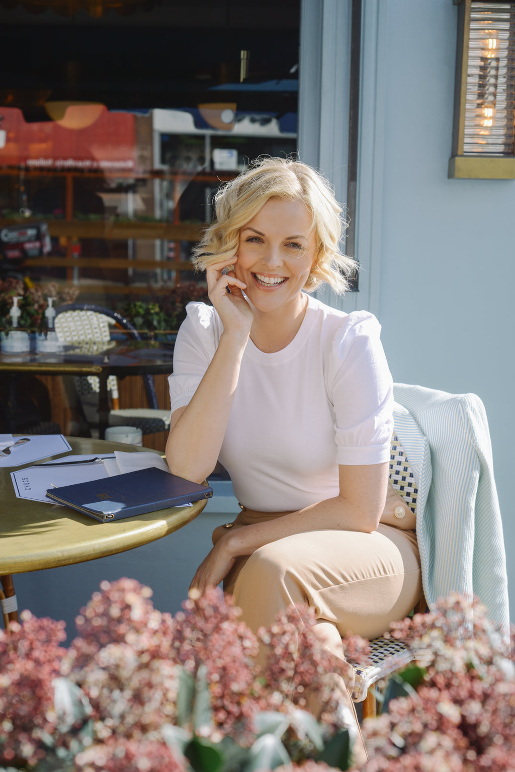 MEGAN-CREW NECK SHORT PUFF SLEEVE SLIM FIT T-SHIRT – Livotte